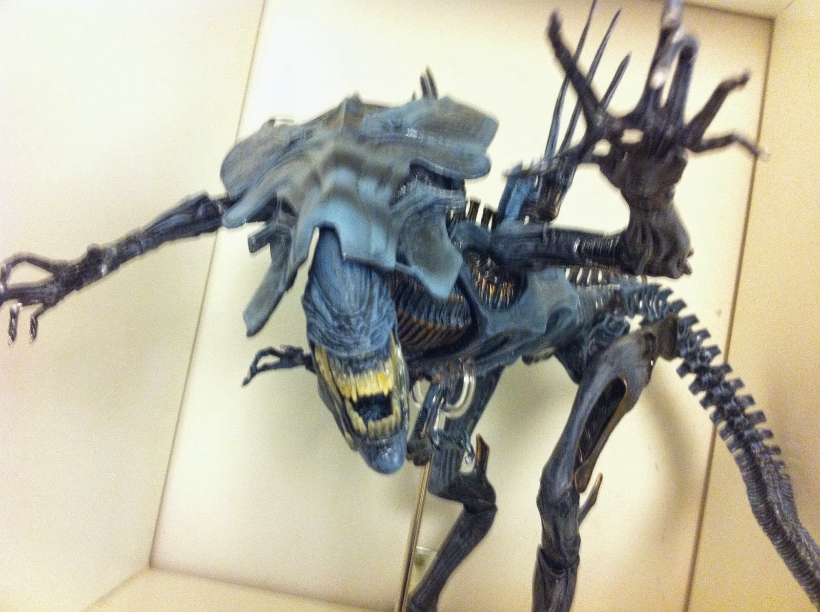 Demencias del siglo XXI: Alien Queen Deluxe Action Figure & Alien 3 Dog ...