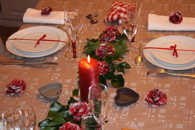 Je décore ma table: ma table "roses journal"
