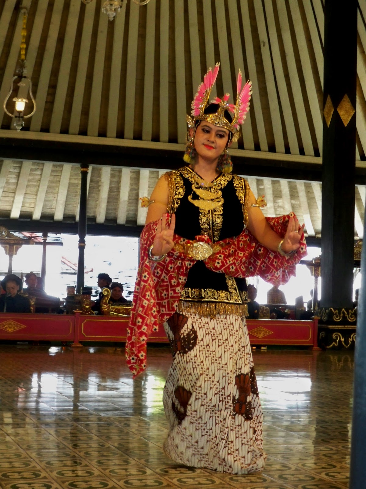 tari yogyakarta: tarian keraton yogyakarta