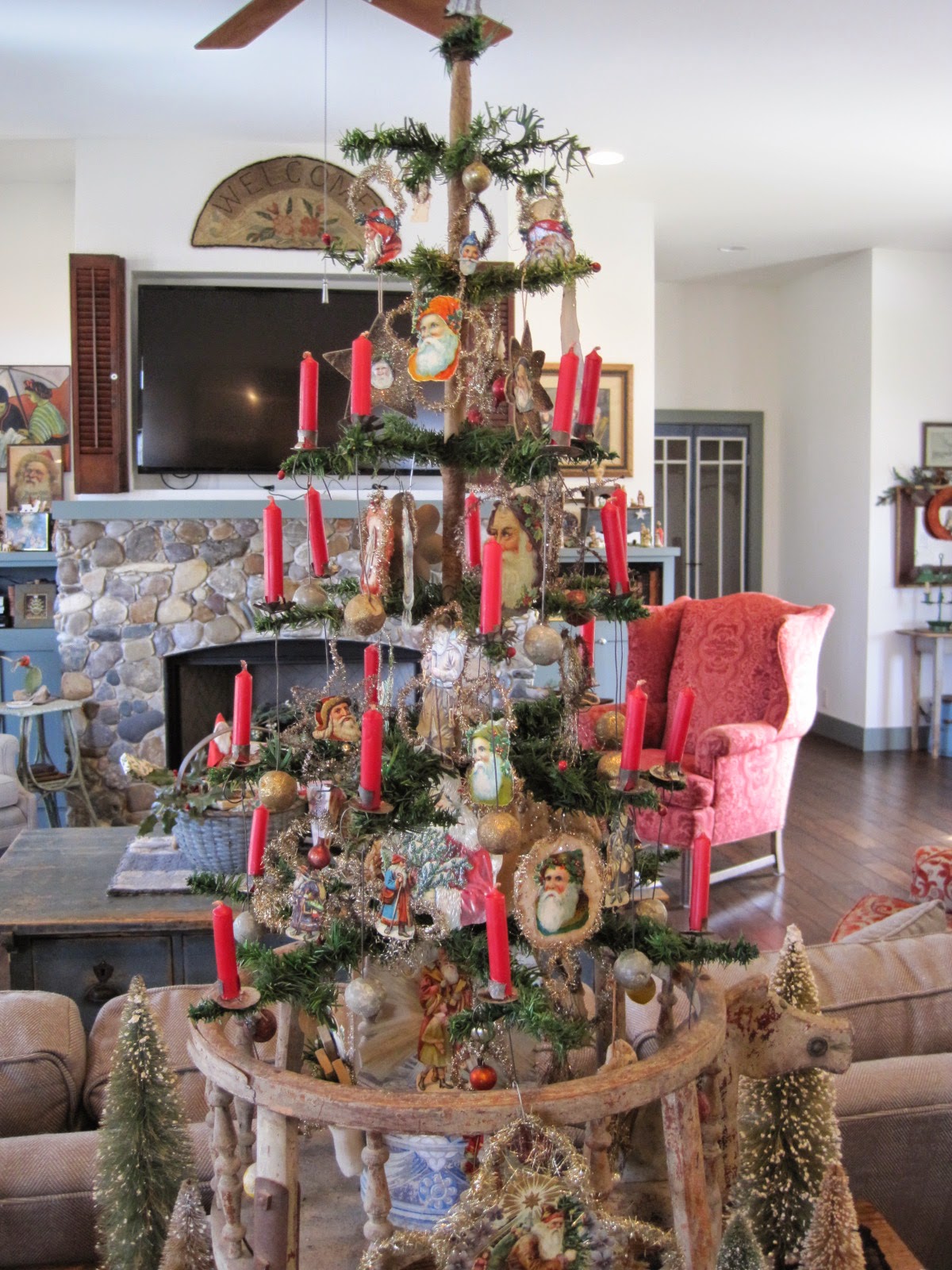 My Red Cape: My Favorite Antique Christmas Tree Ever!
