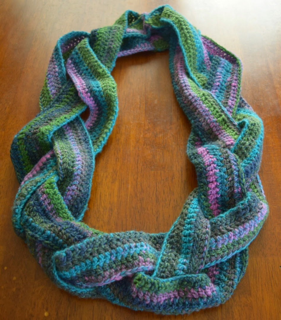 All Things Chateau de Savoy: Chrochet Braided Infinity Scarf - Free Pattern