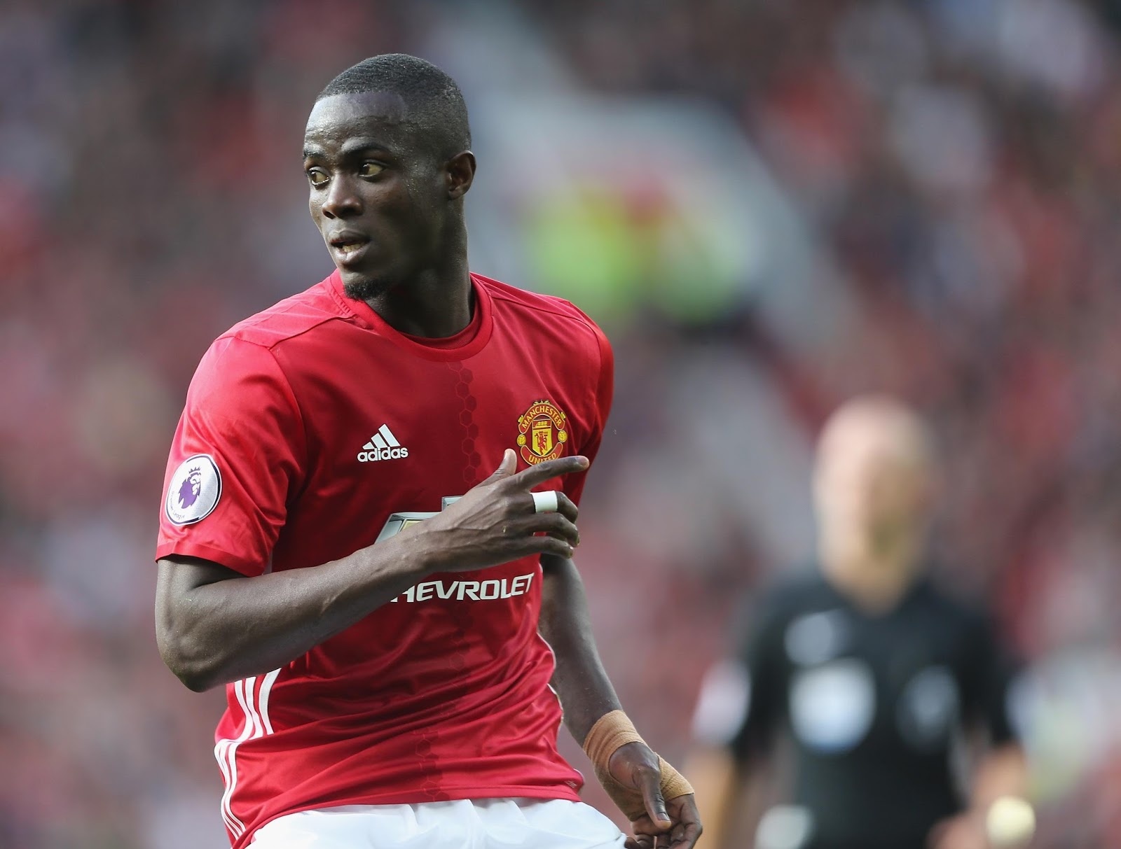 MAX SPORTS: MANCHESTER UNITED: BAILLY ANKLE INJURY "SERIOUS" SAYS MOURINHO