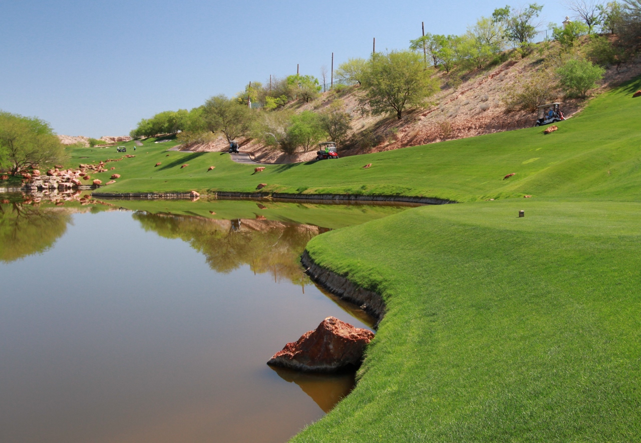 Kristazio on Golf: Wolf Creek Golf Club - Holes 10 to 12