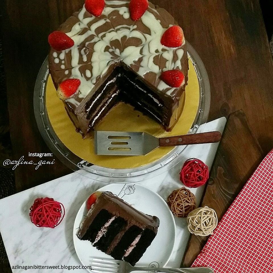 The Bittersweet: Strawberry Hershey's Choc Indulgence