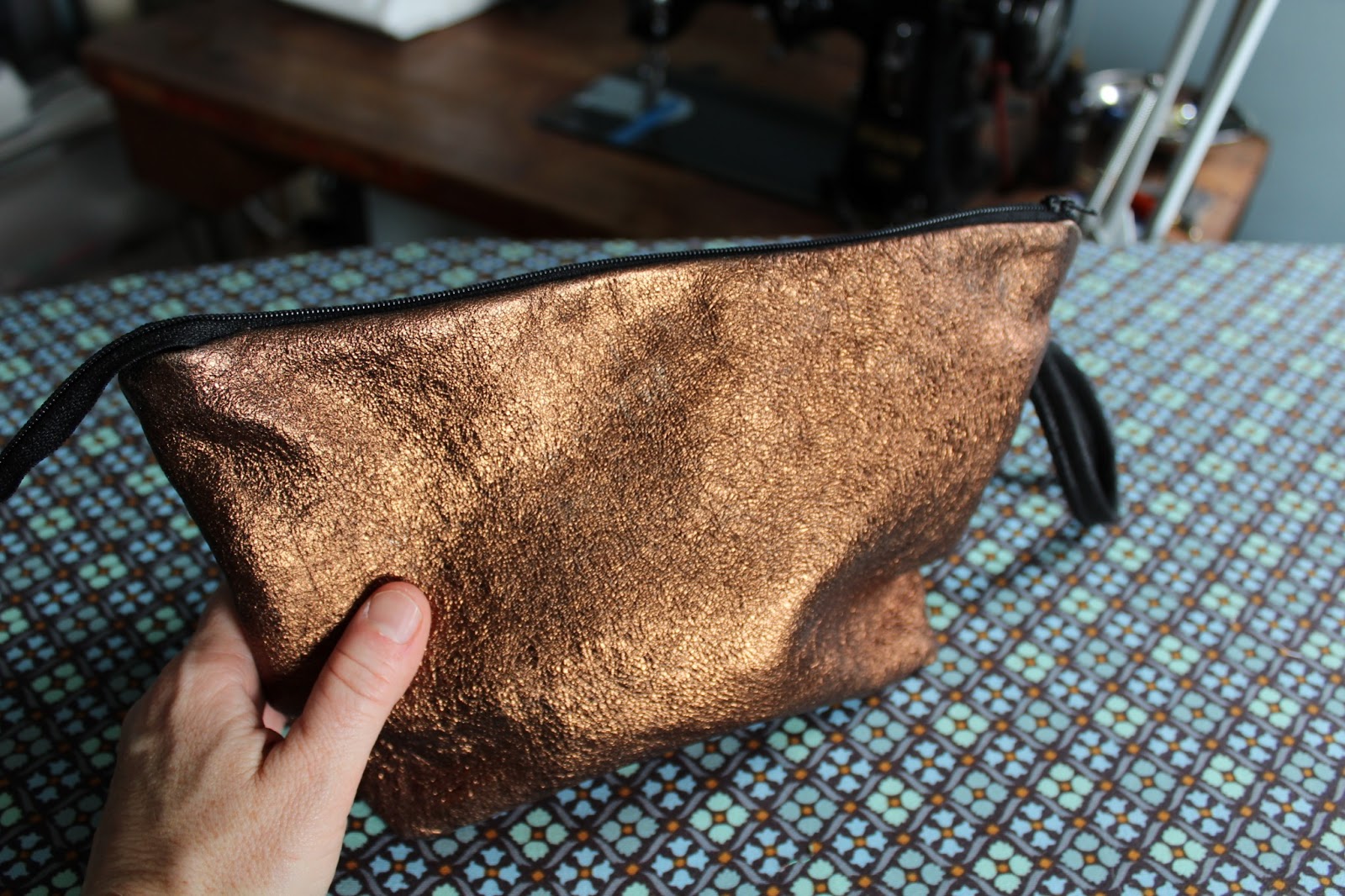A Sewing Life: Open Wide Zip Pouches