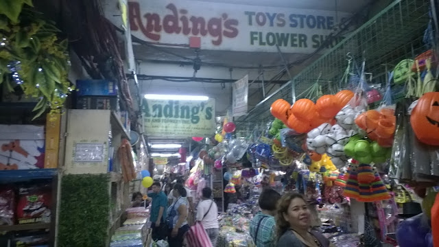 A Walk to Divisoria - Filipinos Love this Place!