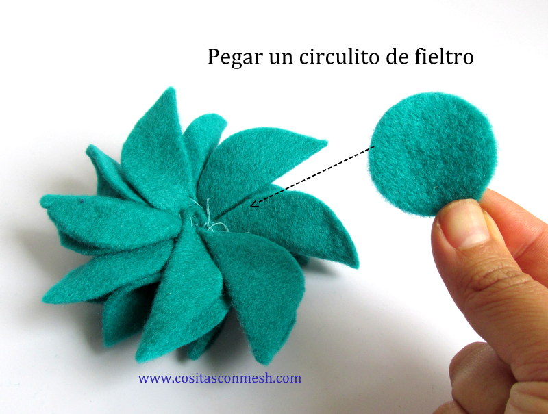 3 Tutoriales para hacer bonitas flores de fieltro ~ cositasconmesh