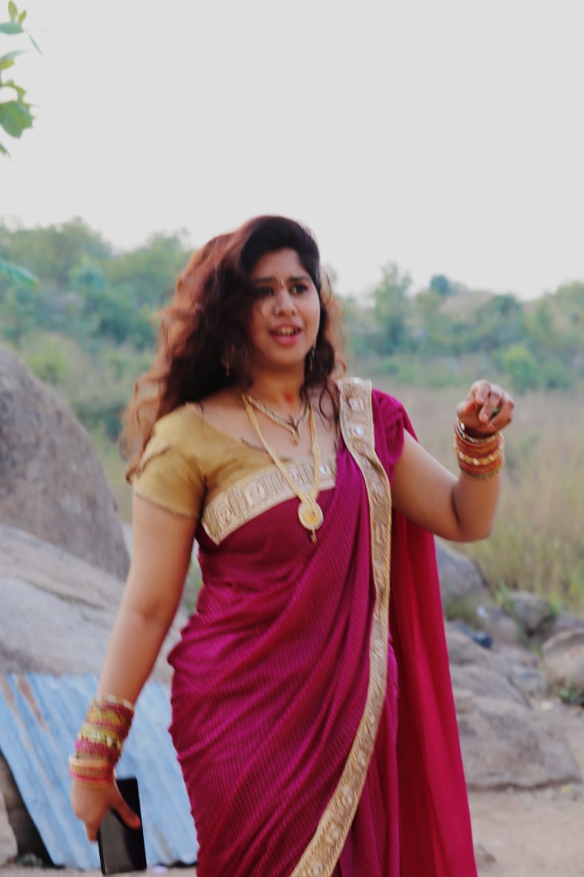 Sahithi Latest Photoshoot in Saree - Latest Movie Updates, Movie ...