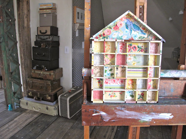Beehive Art Salon: DIY with Vintage Wallpaper