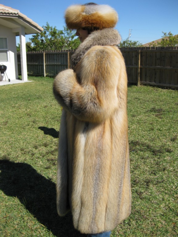 Fur Coat: Sumptuous fox fur coat