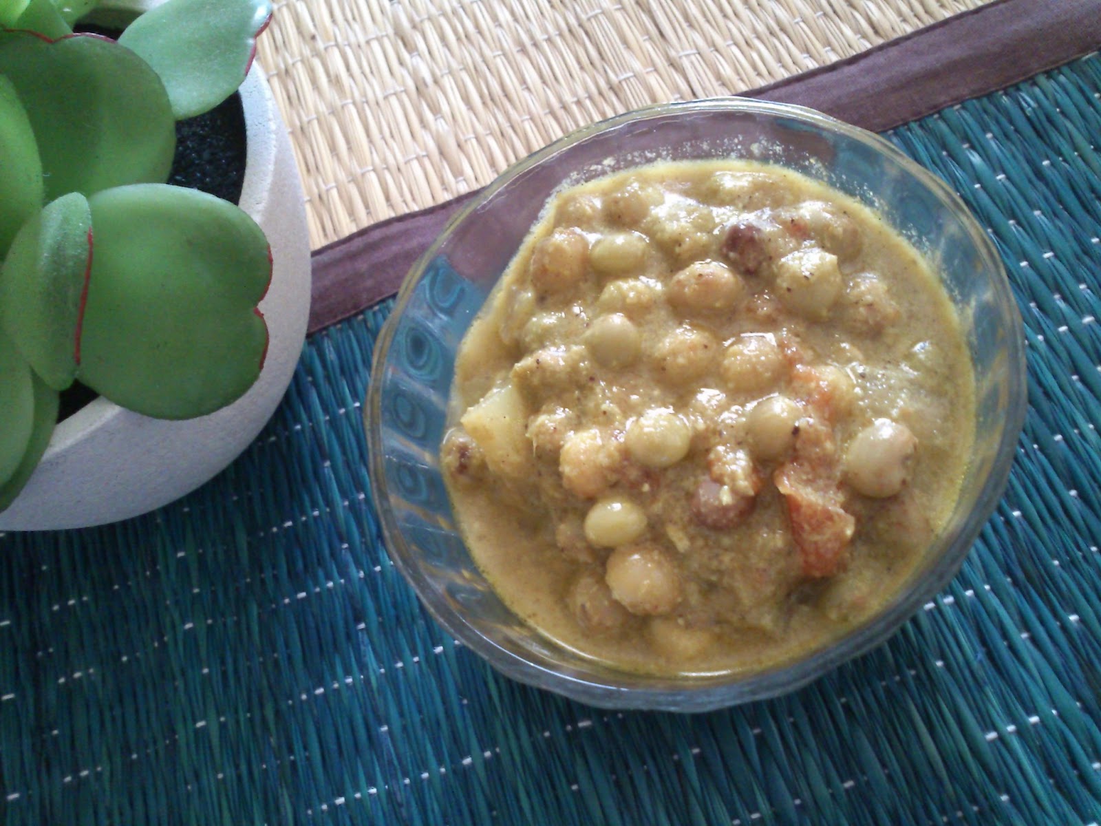 food with thought : Togari kalu curry(pigeon pea curry)
