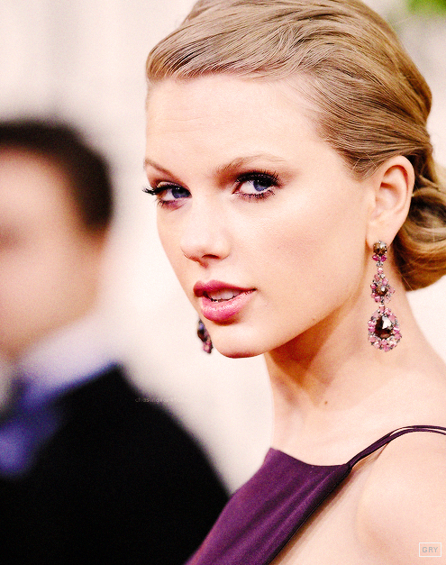 Holly-Wood Stars: Taylor Swift Latest Photos, Latest Pics, Pictures ...
