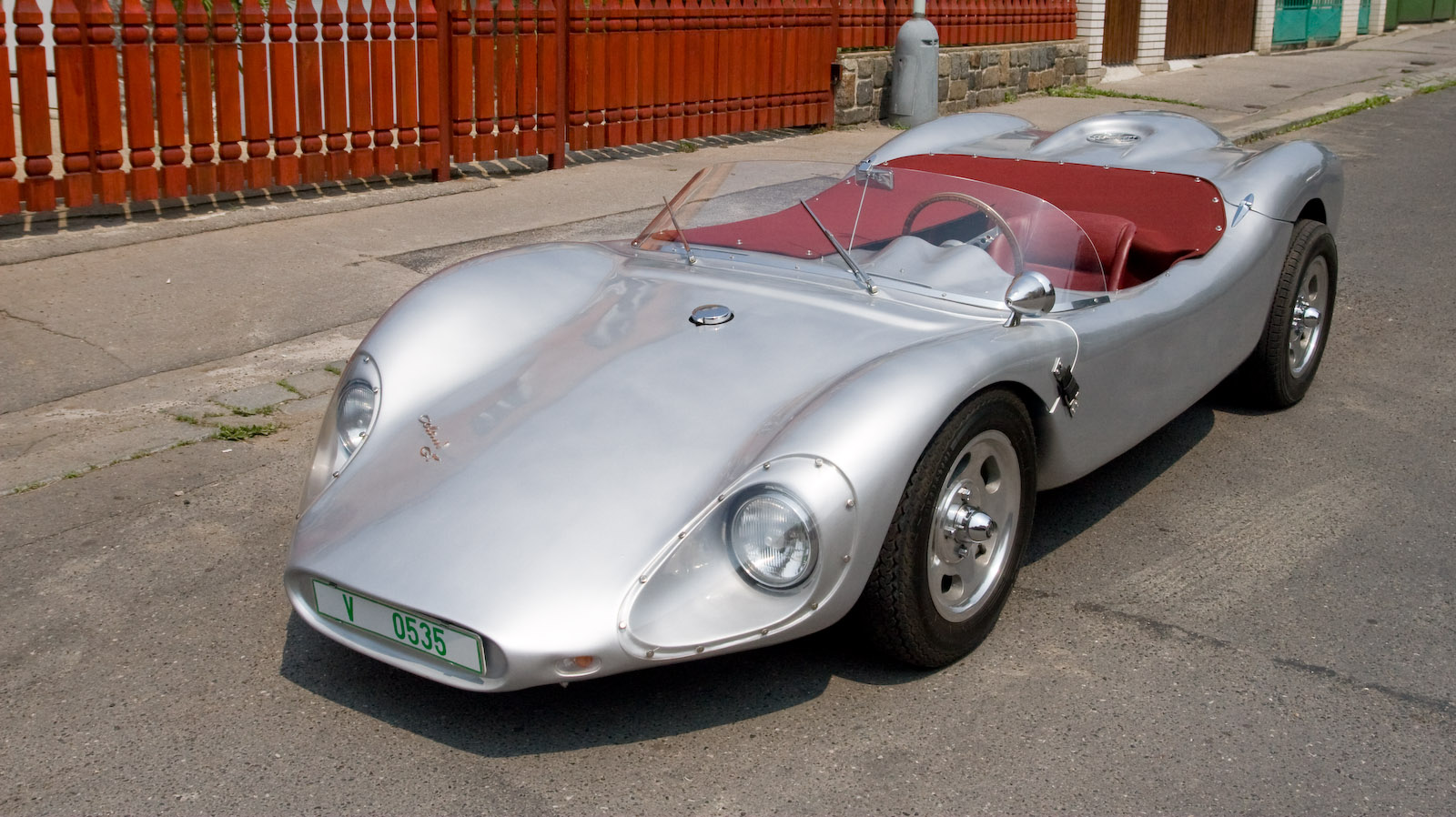 VOLKSWAGEN MAGGIOMODELLI: COLANI............. UN VESTITO FUORISERIE PER ...