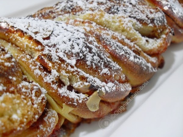 Oggi vi cucino così!: Re - cake: Treccia con confettura di Fragole