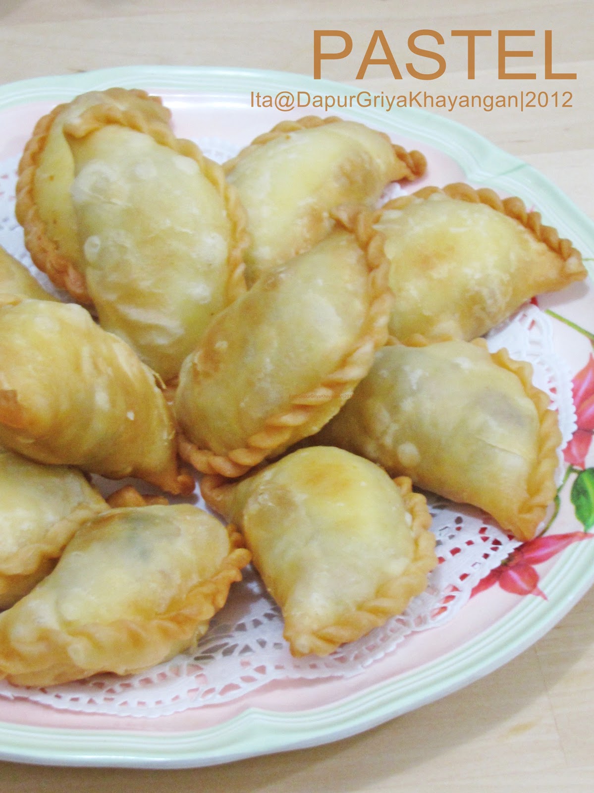 Dapur Griya Khayangan: Pastel Isi Ayam Sayuran