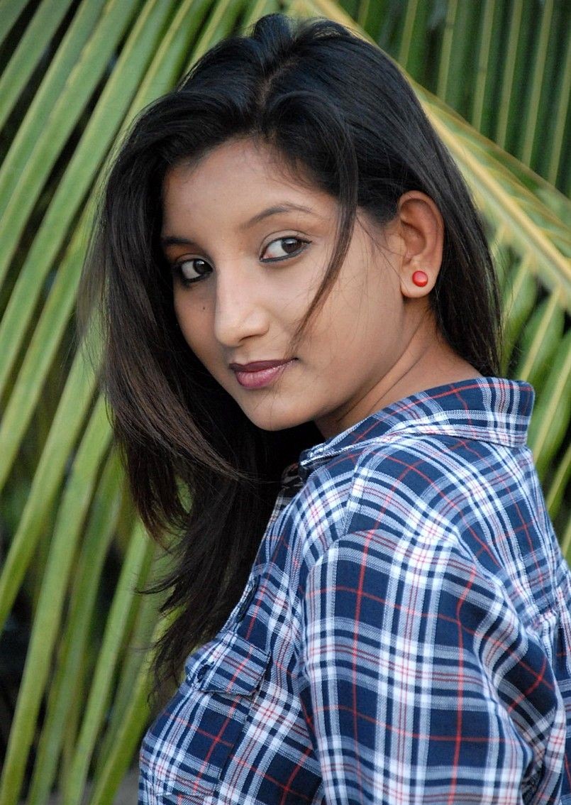 MY COUNTRY ACTRESS: Actress Vinisha at 3 Eye Creations Press Meet