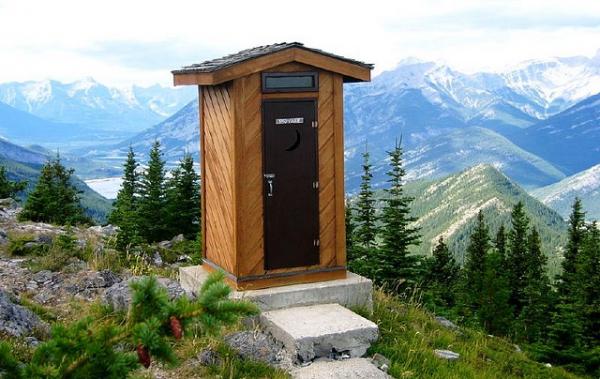 Calvin's Canadian Cave of Coolness: Even Our Outhouses Are Beautiful