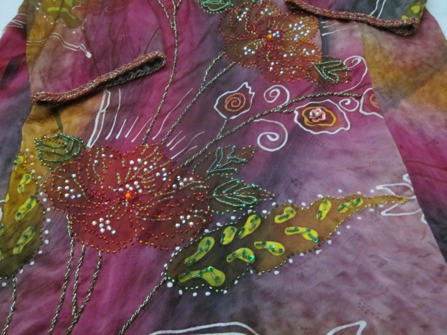 Jahitan Manik dan Labuci: Highlight Baju Batik