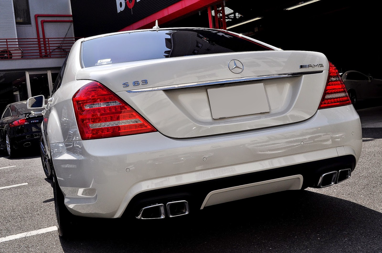 Mercedes-Benz W221 S63 AMG White by bond Tekhnik | BENZTUNING