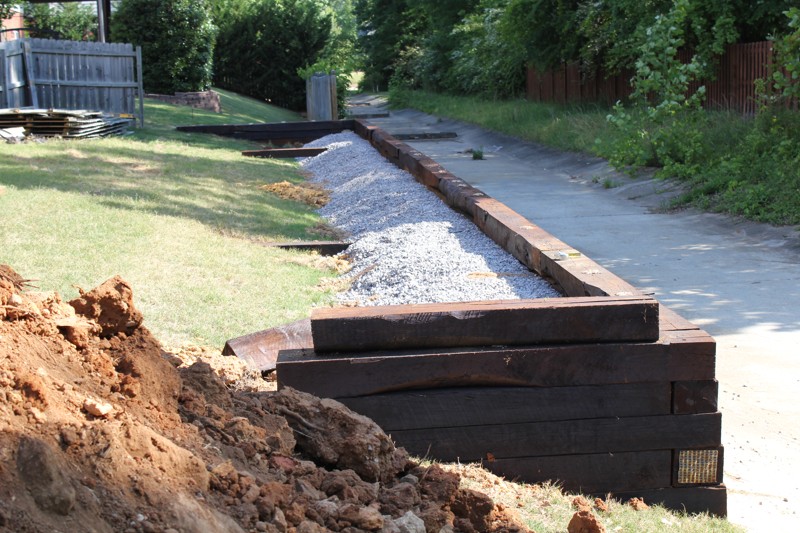 Landscaping Birmingham Al: A retaining wall | Leveling yard | Laying ...