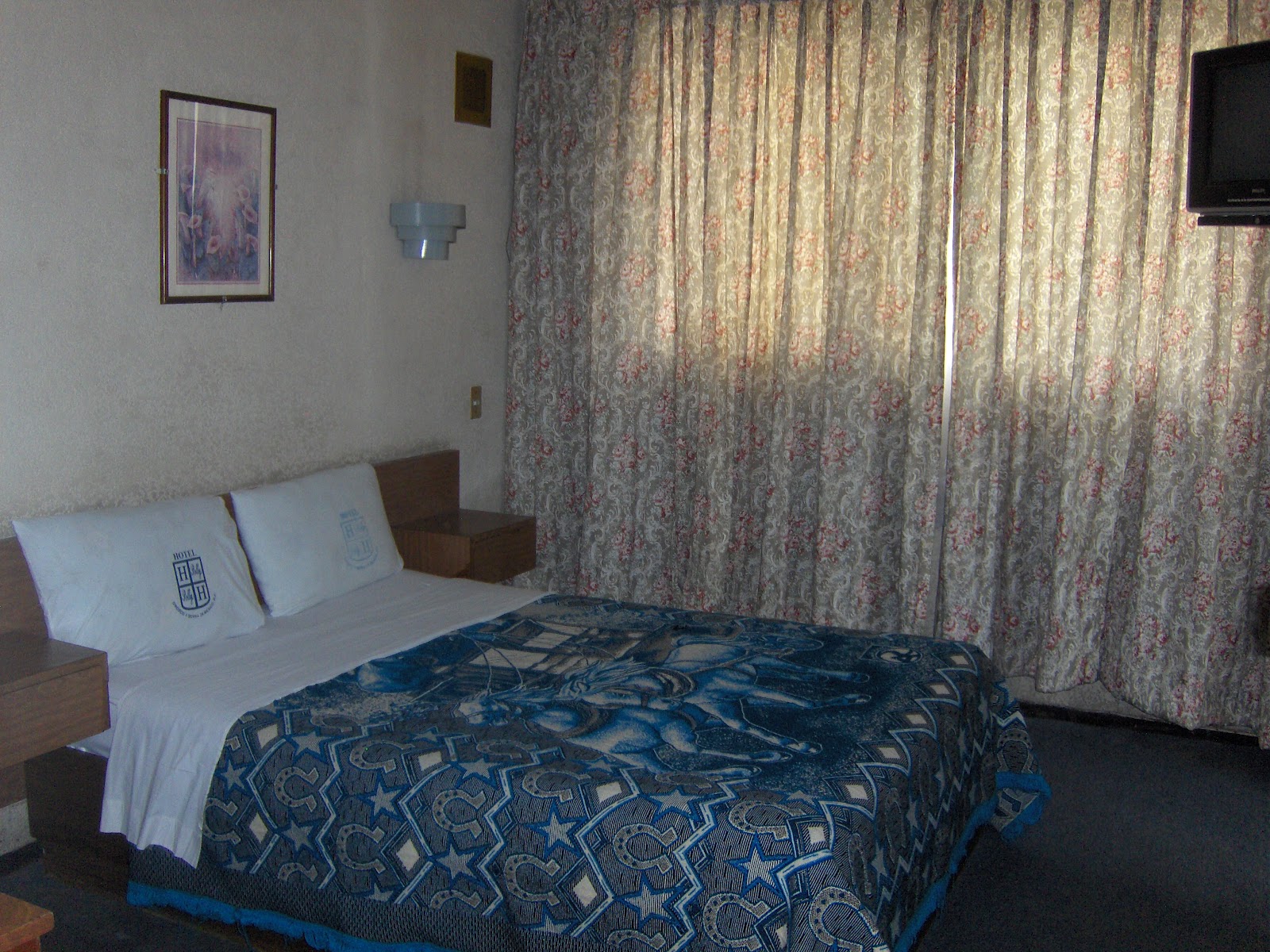 HABITACIONES CON UNA CAMA ~ Hotel Polly