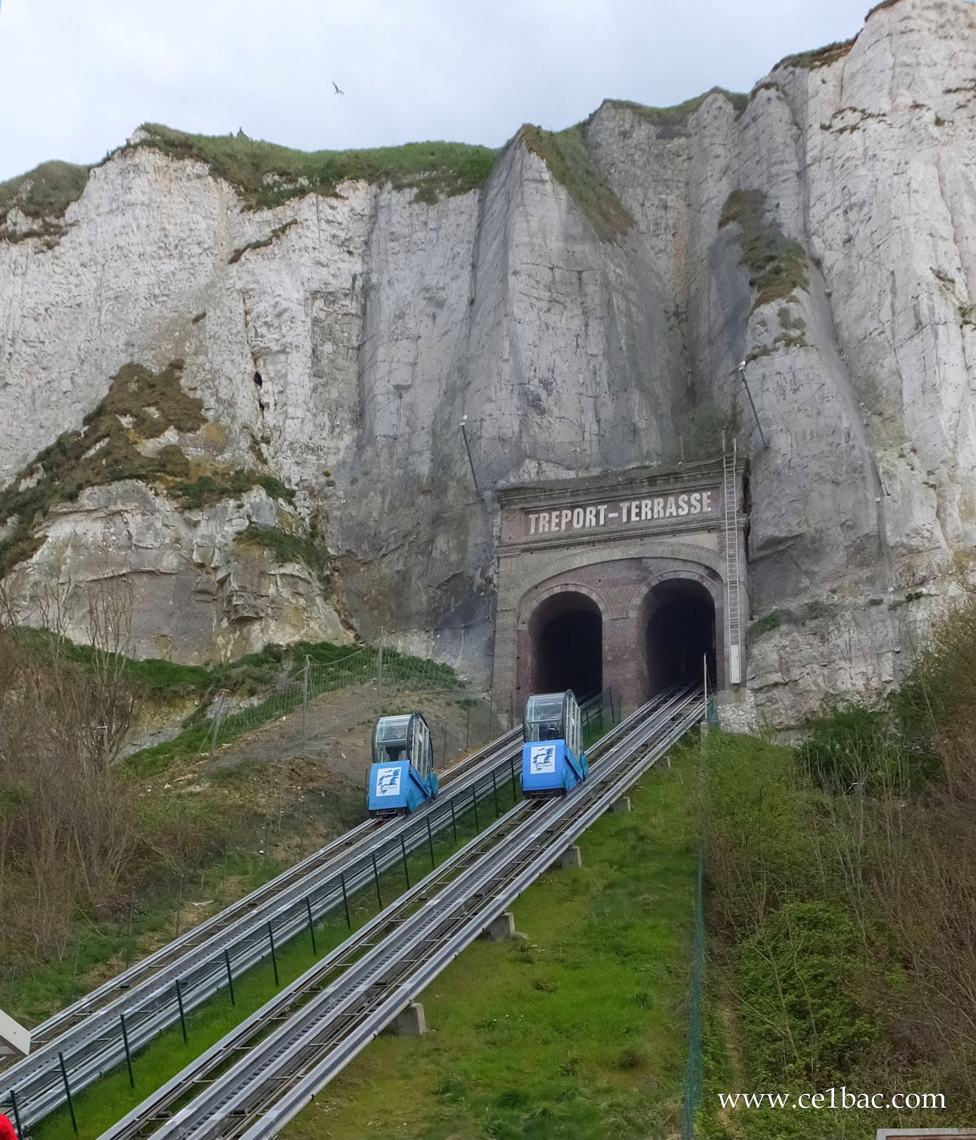 De Dieppe à la Baie de Somme: De Petit Caux au Tréport