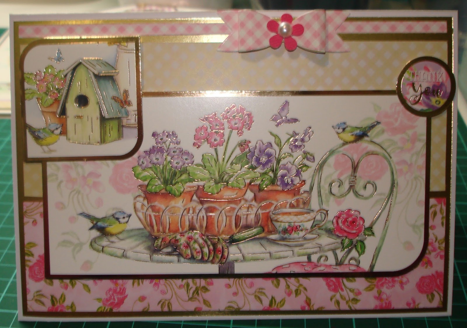 Lorraine Lives Here: making cards using Hunkydory kit