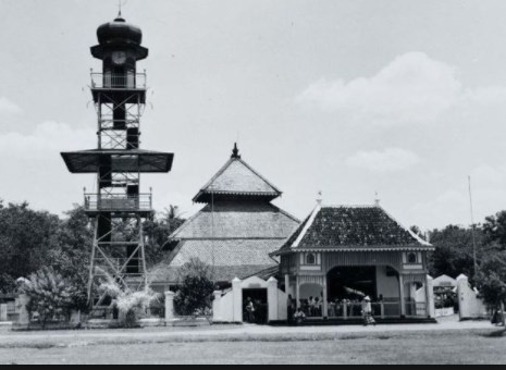 Makalah Sejarah Kerajaan Demak sebagai Kerajaan Islam Pertama - KARYAKU