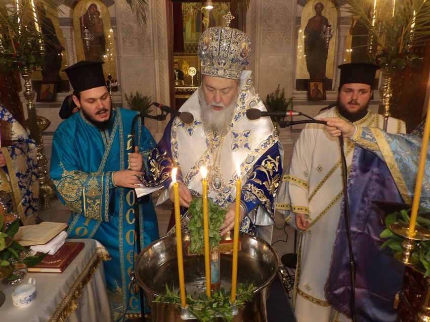 Ο ΕΟΡΤΑΣΜΟΣ ΤΩΝ ΑΓΙΩΝ ΘΕΟΦΑΝΕΙΩΝ ΣΤΗΝ ΚΟΡΙΝΘΟ (ΦΩΤΟ) - KorinthosTV