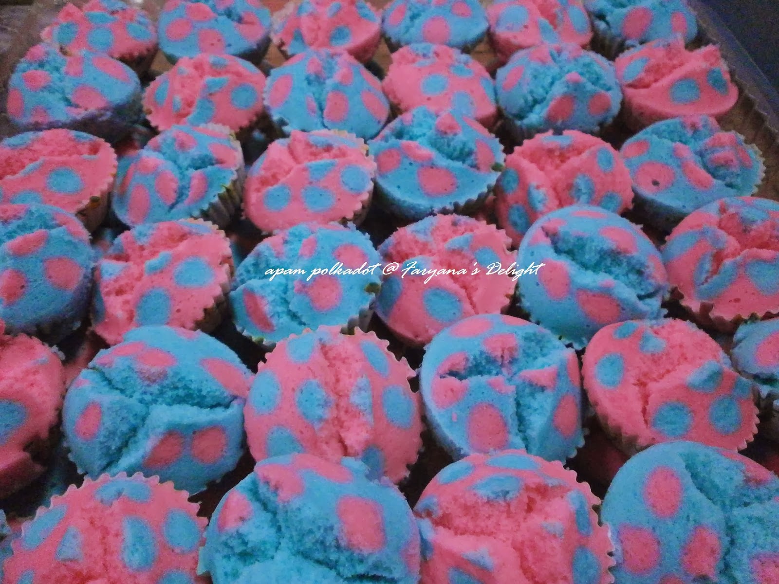 Faryana's Delight n Dessert: Apam Mekar / Apam Polkadot