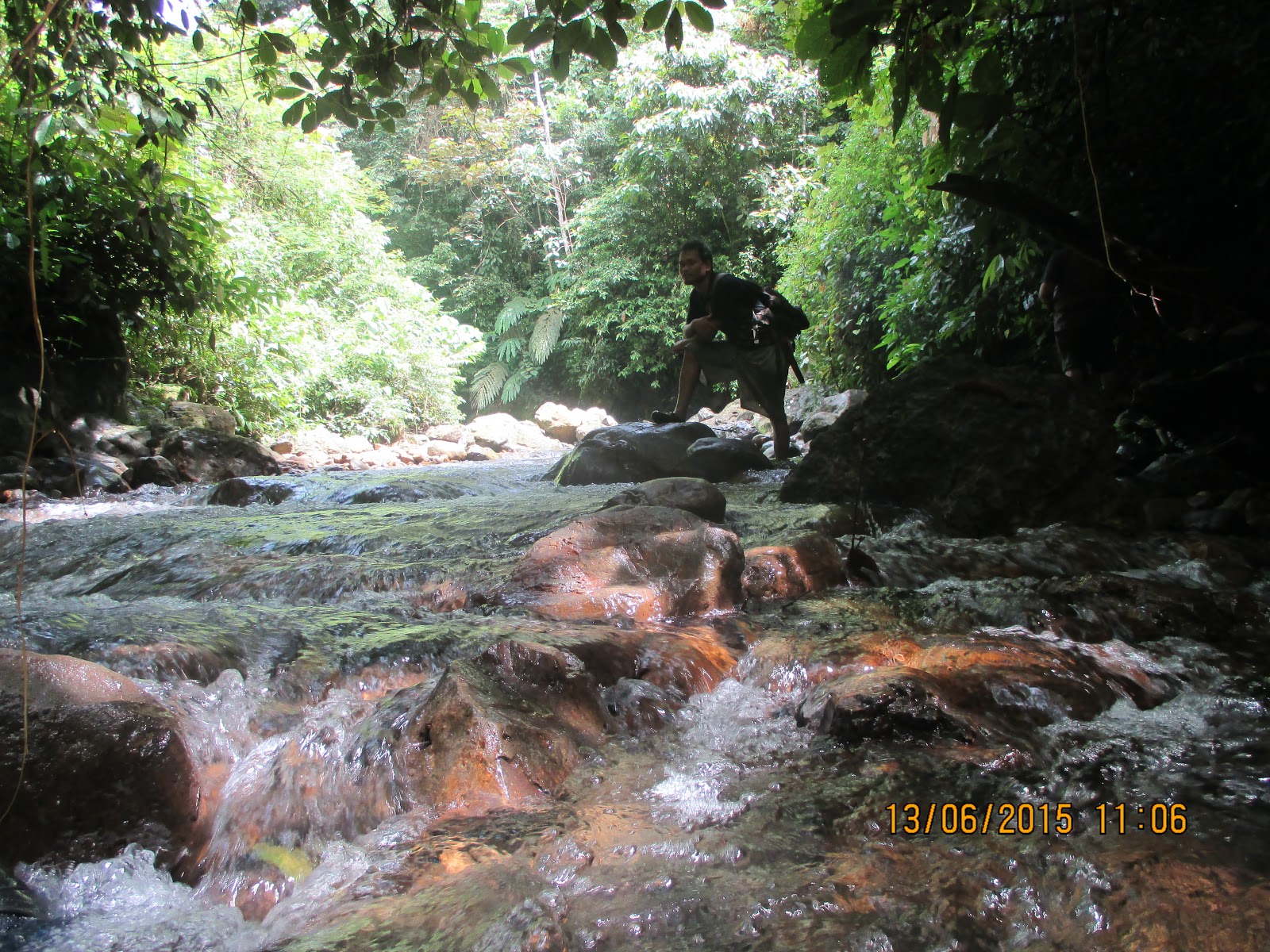 Suasana Sungai Simbelang di Wisata Batu Katak