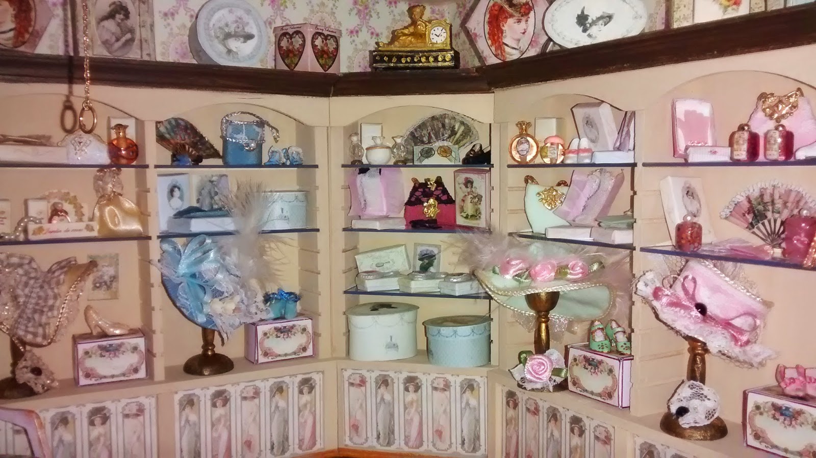 My Miniature World: Miss Leah's Boutique is ready to open for Business