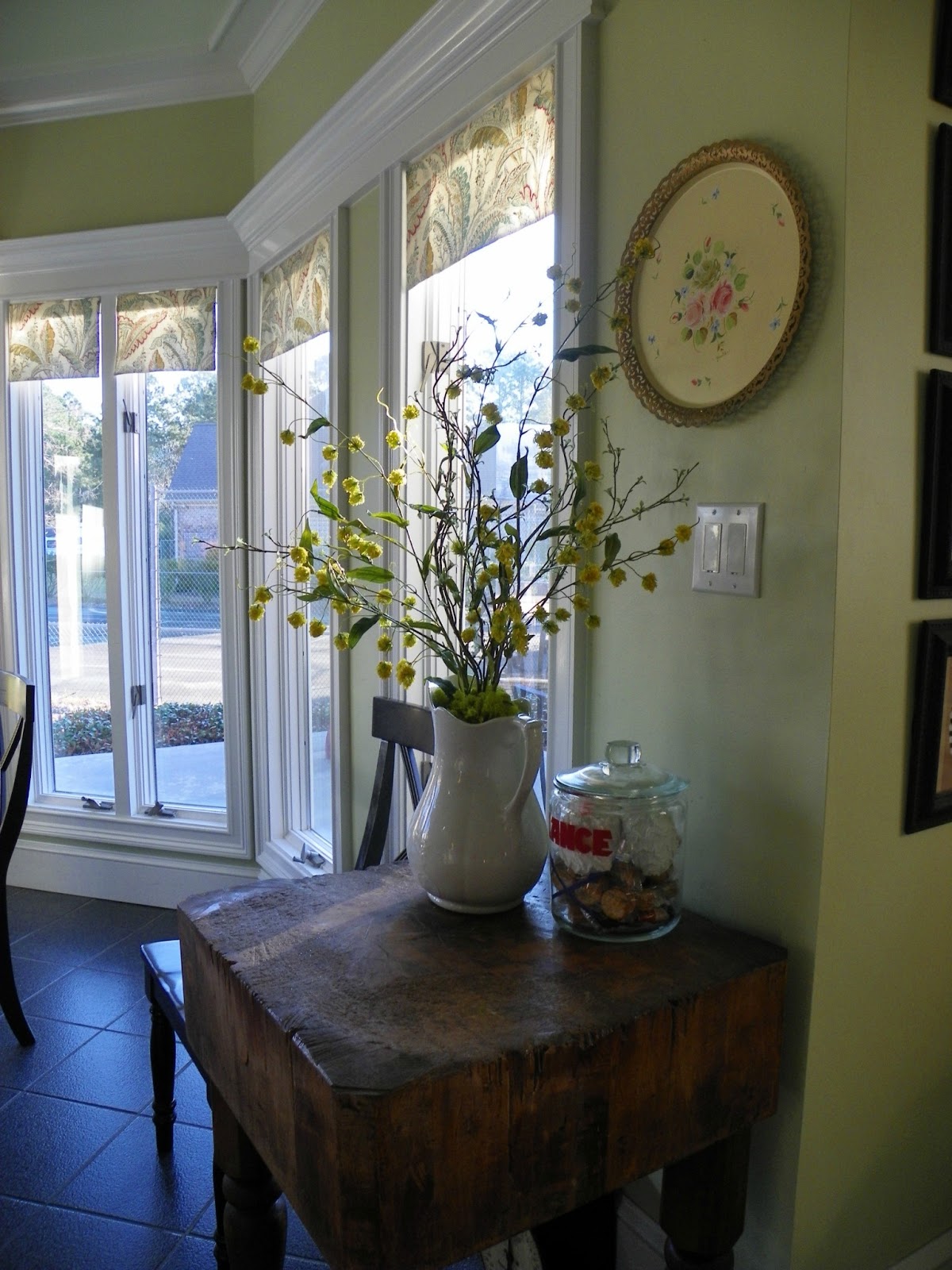 Ramblings of a Southern Girl: Easy Treatments for Odd Size Windows