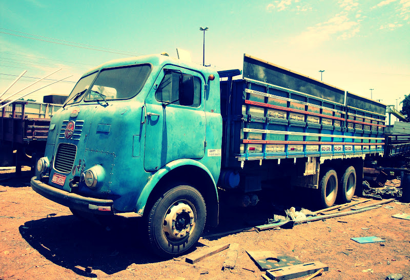 Veículos em Geral: Caminhão FNM D11.000 Gabina Standard