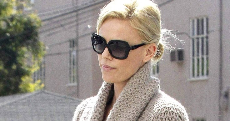 Celebrity style | Oversize cardigan, denim and heels | Luvtolook ...