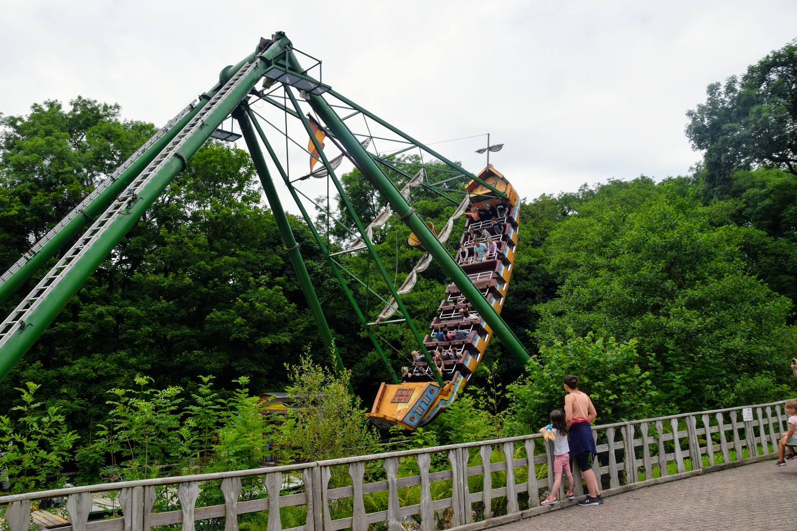 Oakwood Theme Park Review and Competition - Diary of the Evans-Crittens