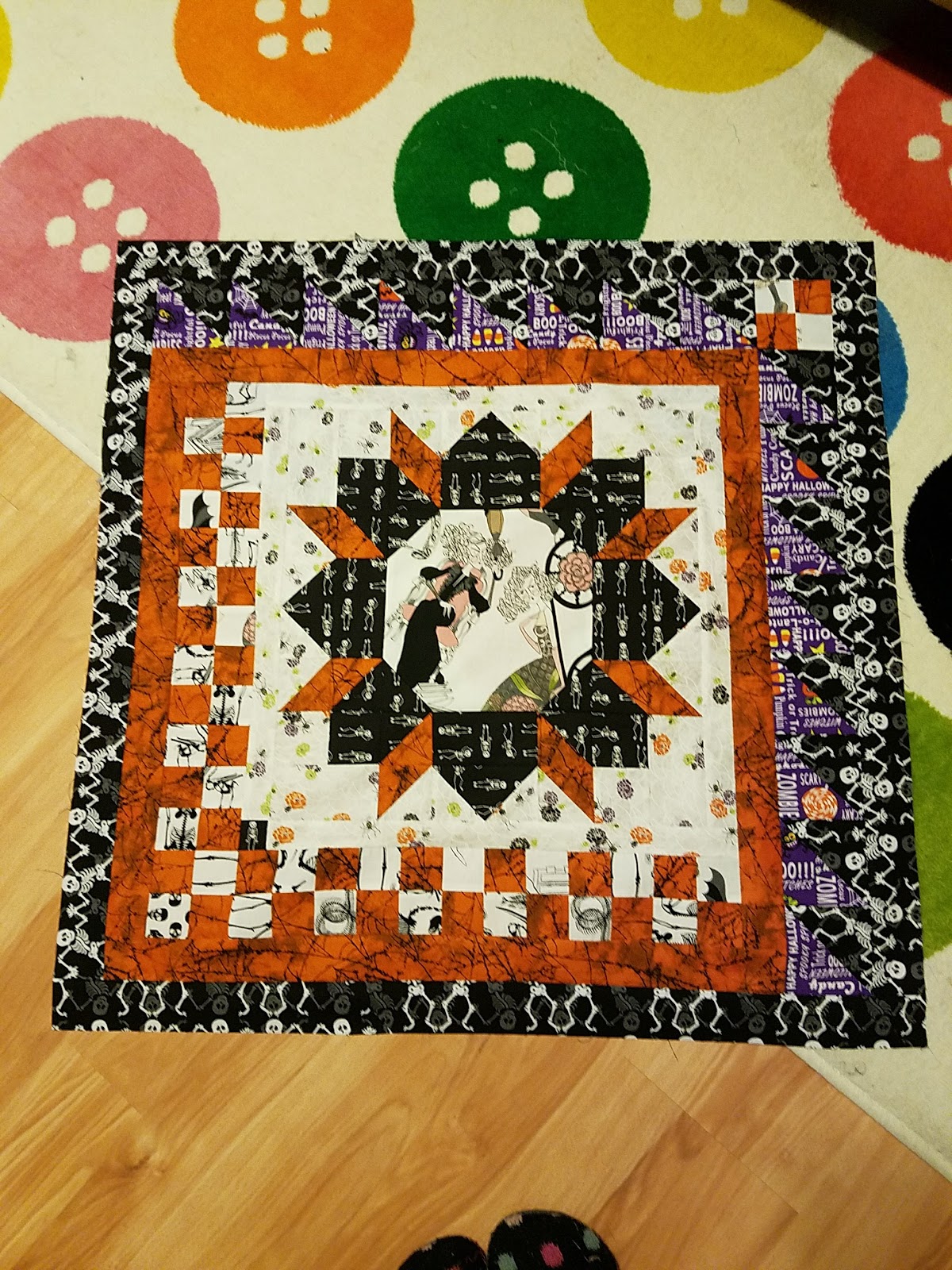 Becca's Crazy Projects: Medallion Quilt: Hocus Pocus