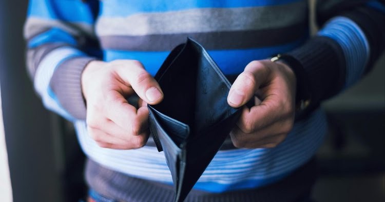 Observations in an undemocratic world: Is there such a thing as a cash ...