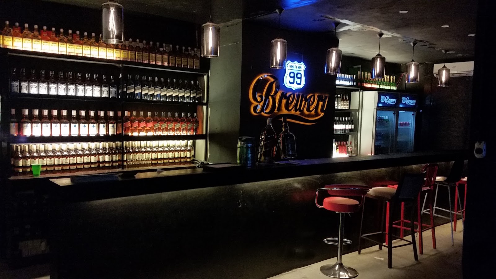 Blondie in Wonderland: 99 BREWERY: Gensan's Newest Nightlife Destination