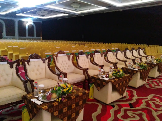 JASA PEMBUAT BUNGA UNTUK MEJA SEMINAR DI YOGYAKARTA, JASA PEMBUAT BUNGA ...