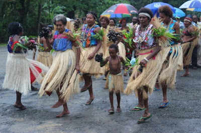 A Pride of A Tribe : Butibam women cultural group perform to welcome ...