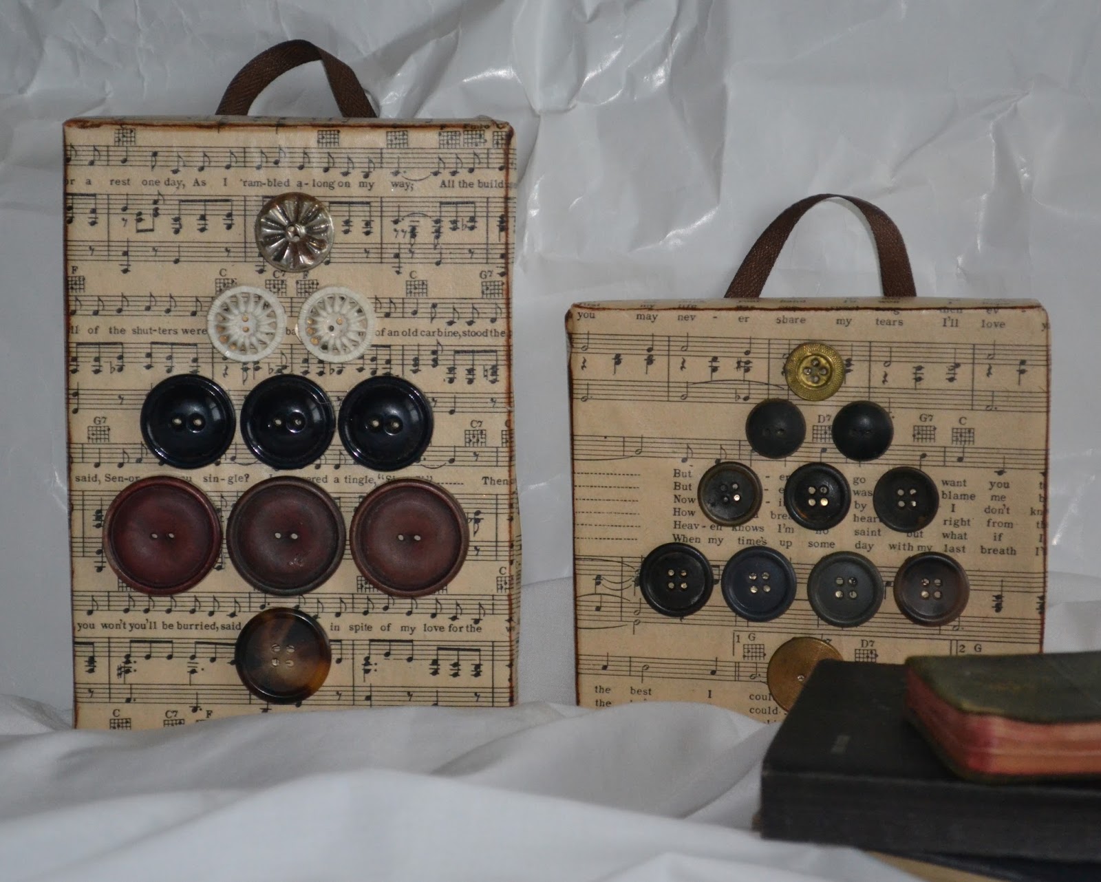 Vintage button tree canvas