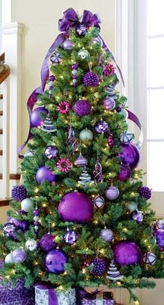 SREDI DOM: Najlepše jelke - ideje za ukrašavanje