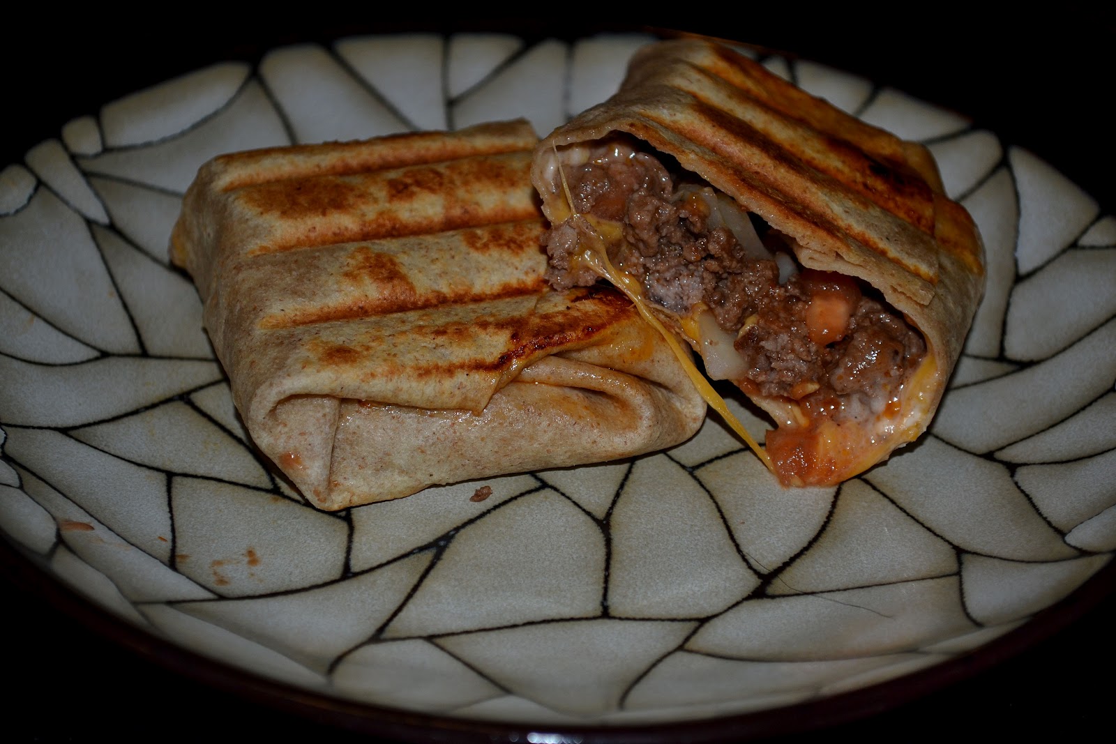 Sarah's Sweet Kitchen: Grilled Cheeseburger Wraps