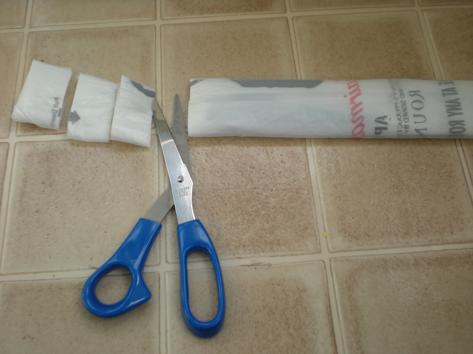 The Crochet Foyer: How to Make Plarn