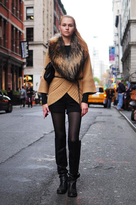 LIKE A FASHIONISTA.: Street Style: Fall-Winter
