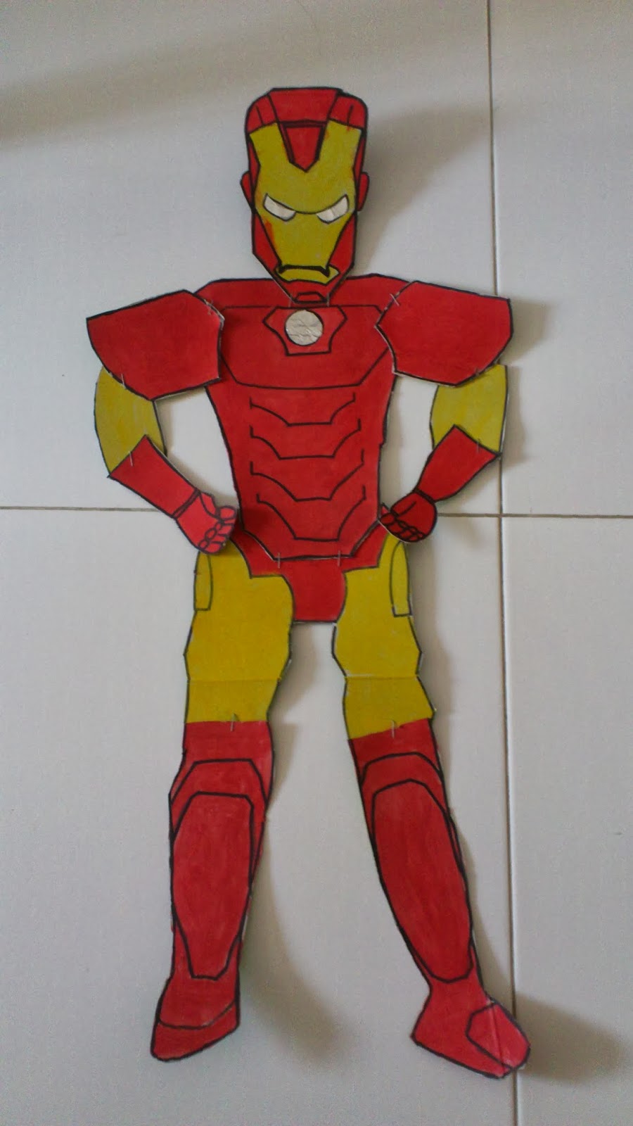 Dragonfly Bento Box: Superhero - Puppet Iron Man made from cereal box