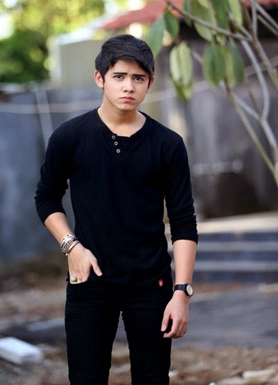 Foto, Biodata dan Profil Aliando Syarief - Profil Artis Terbaru