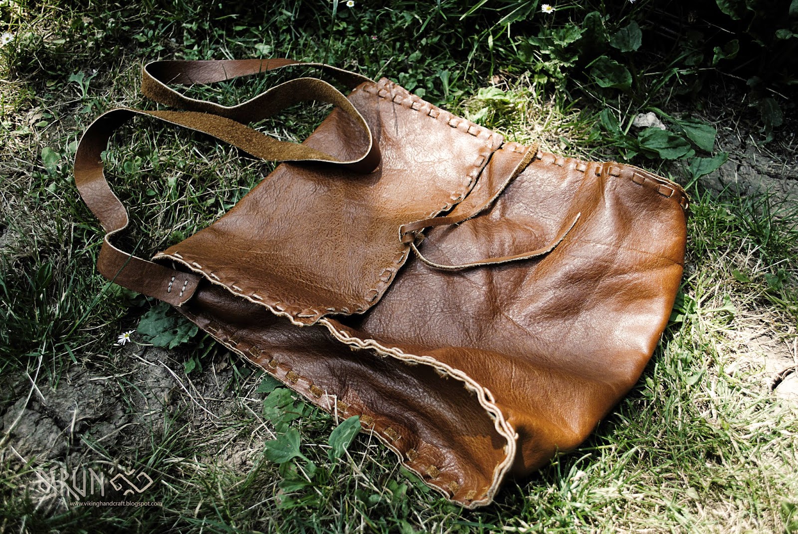 viking handcraft: Die Ledertasche von Loch Glashan (Loch Glashan satchel)