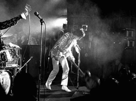 Savage's Musicbox: The Wednesday Photo Show: Pete Townshend, Guitar Smasher